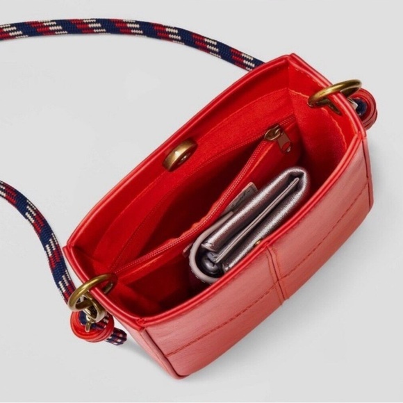 Universal Thread | Bags | Universal Threads Red Crossbody | Poshmark